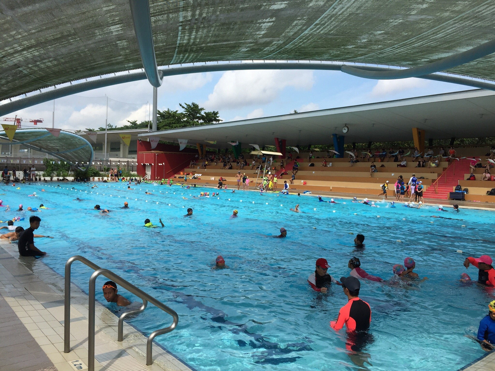 Sengkang Swimming Lessons & Class at Swimming Complex